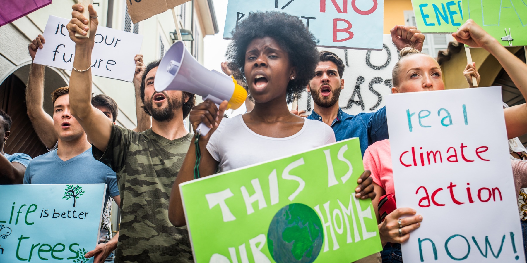 A guide to explaining peaceful protest movements to students